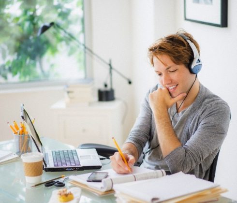 How to Stop Office Chit Chat? Biggest Time Waster at Work - Wisestep